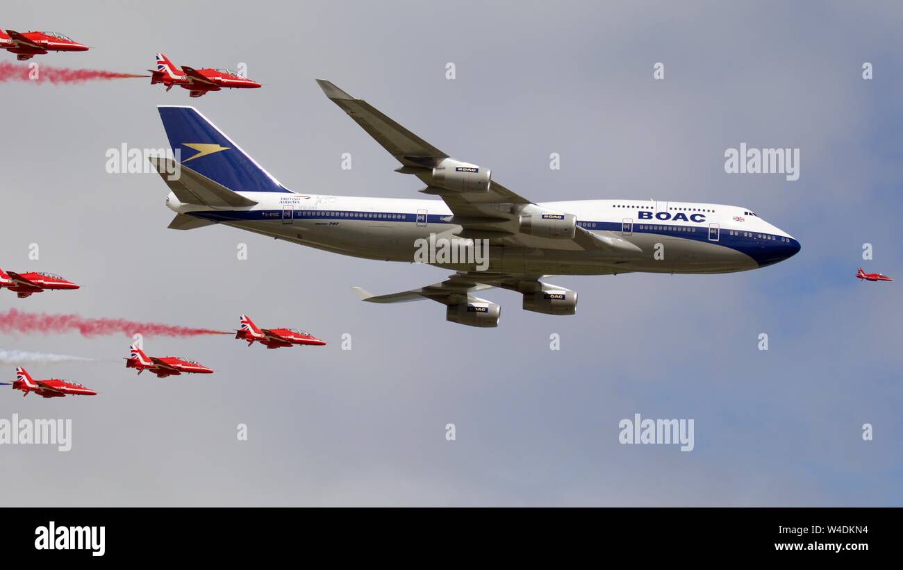 British Airways Boeing 747 and the Red Arrows performing a special ...