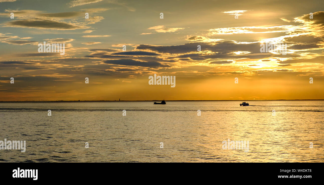 Humber ferry hi-res stock photography and images - Alamy