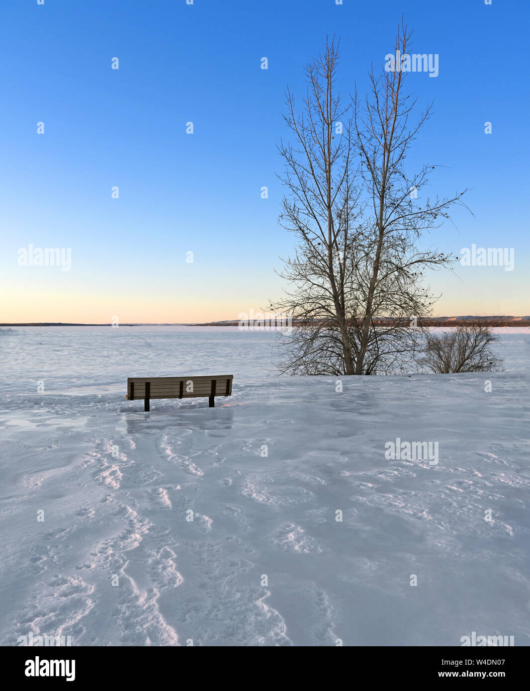 Frozen_river hi-res stock photography and images - Alamy