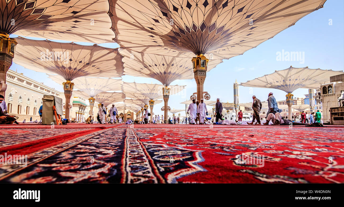 This Holy masjid located in the city of Madinah in Saudi Arabia. It is ...