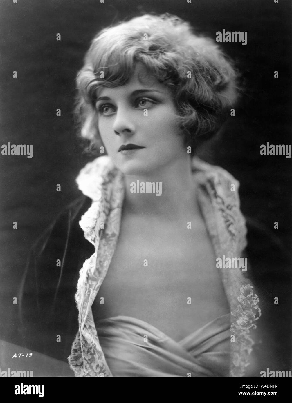 Alice terry hi-res stock photography and images - Alamy