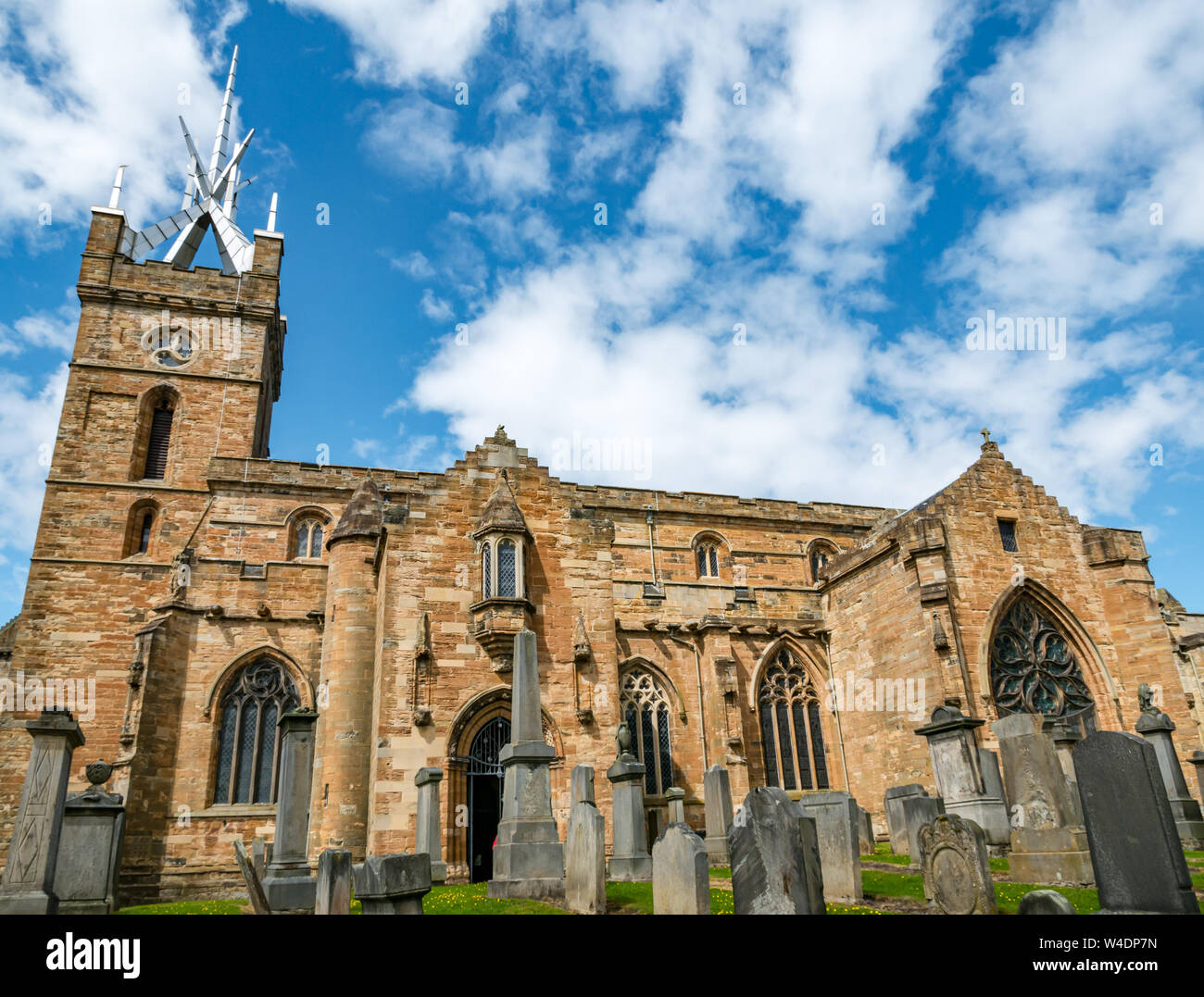 St Michael's Parish Church and greyard with old gravestones, Linlithgow ...