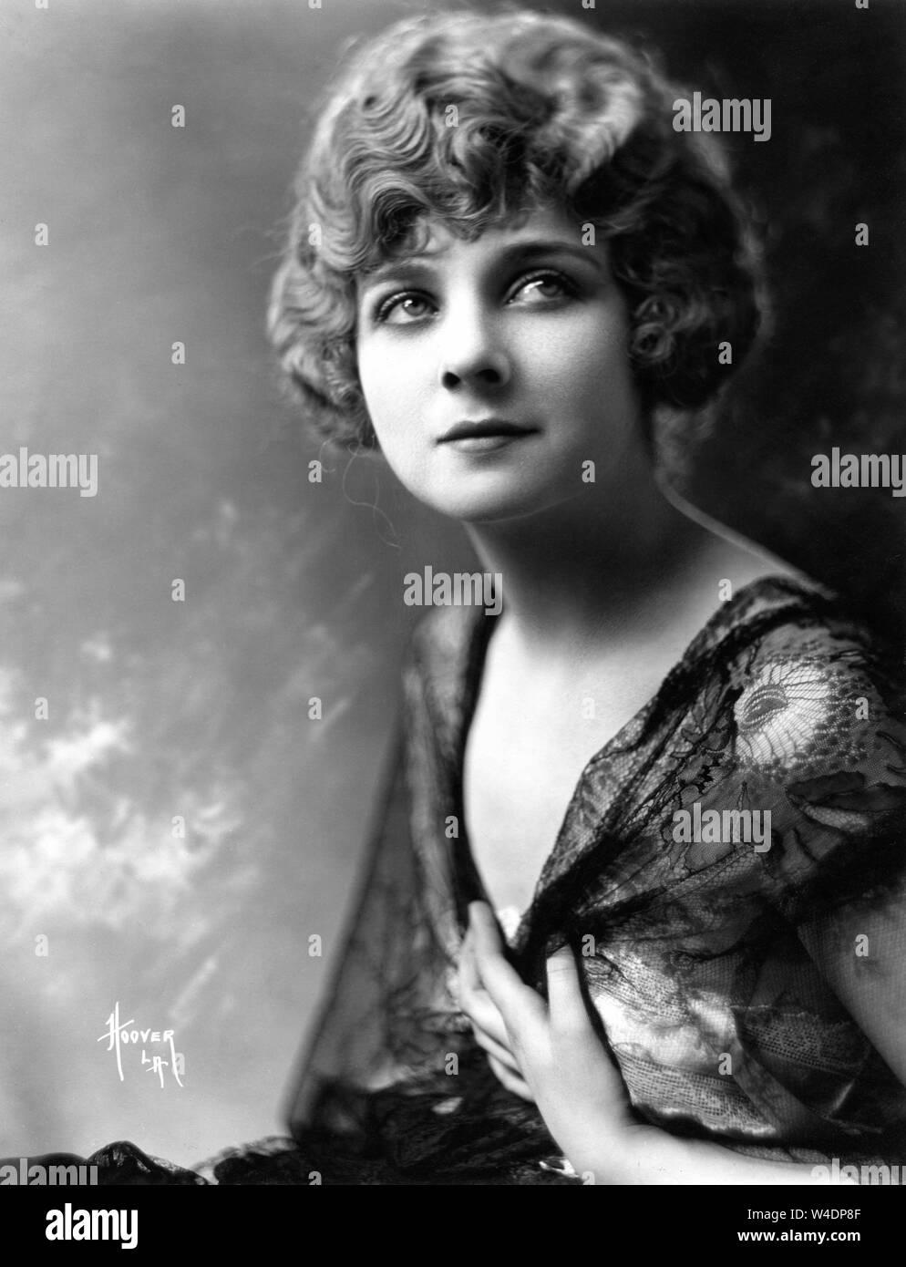 Rudolph valentino leading lady hi-res stock photography and images - Alamy