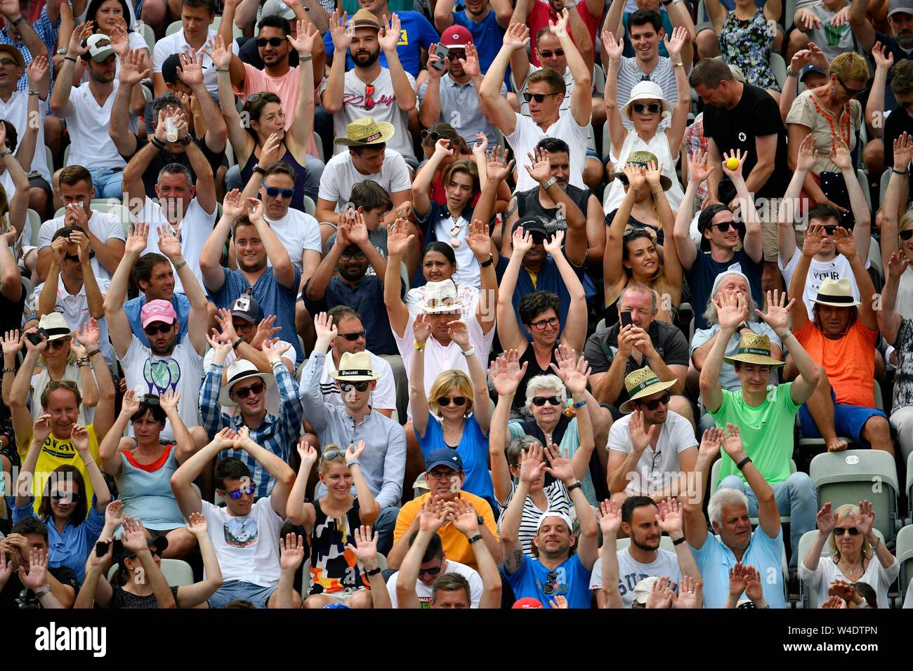 Sports audience wave hi-res stock photography and images - Alamy