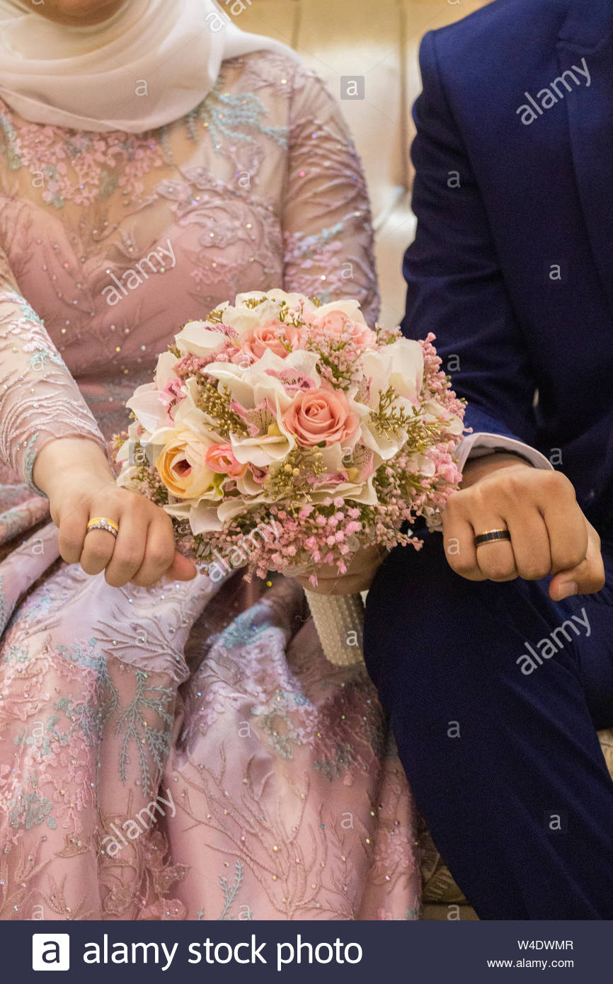Muslim Wedding Hands Stock Photos & Muslim Wedding Hands Stock Images ...