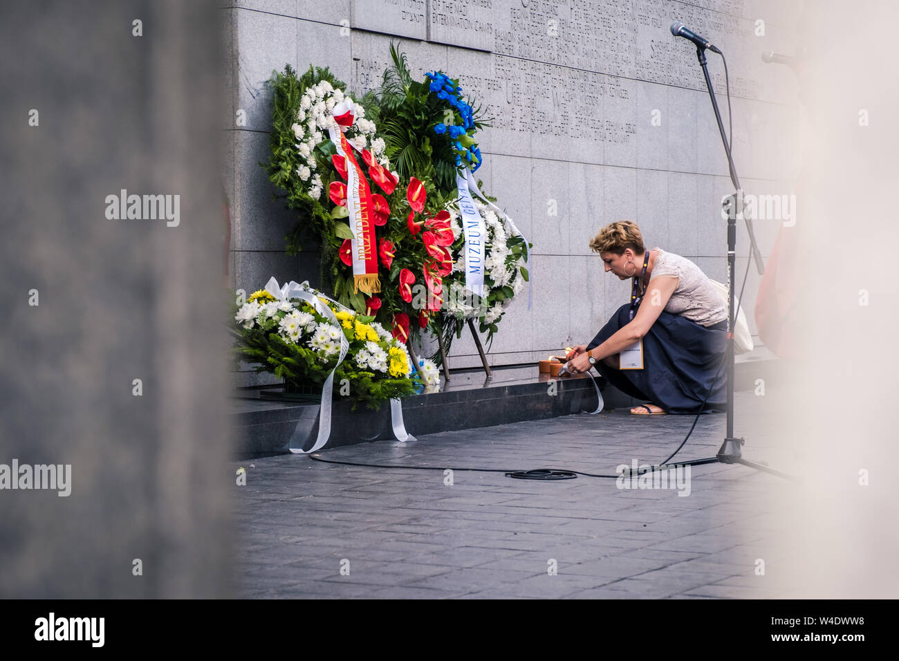 Deporting jews hi-res stock photography and images - Alamy