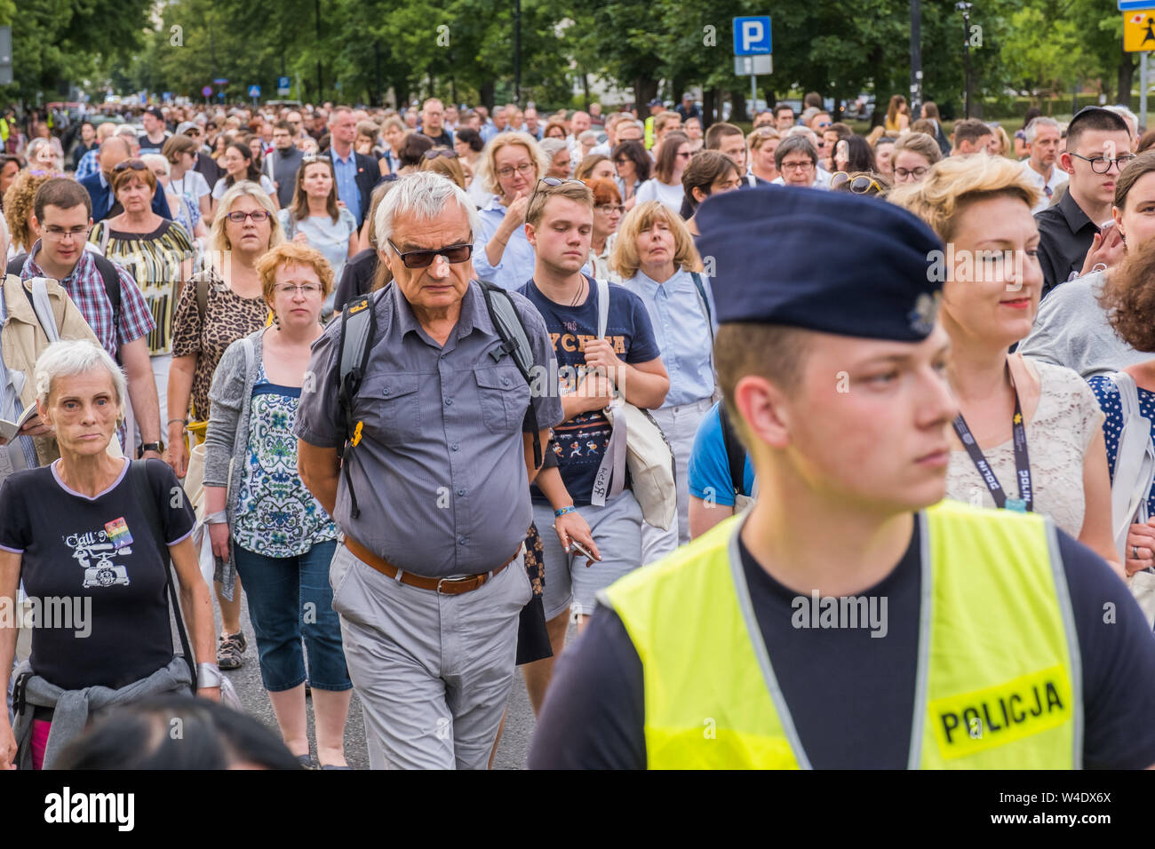 Deporting jews hi-res stock photography and images - Alamy
