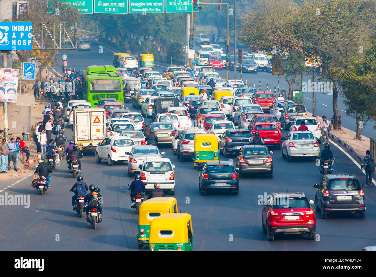 Indian cars traffic jam hi-res stock photography and images - Alamy