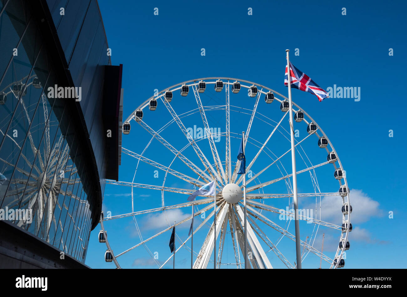 The Wheel of Liverpool with the British Inion Jack flag flying Stock ...