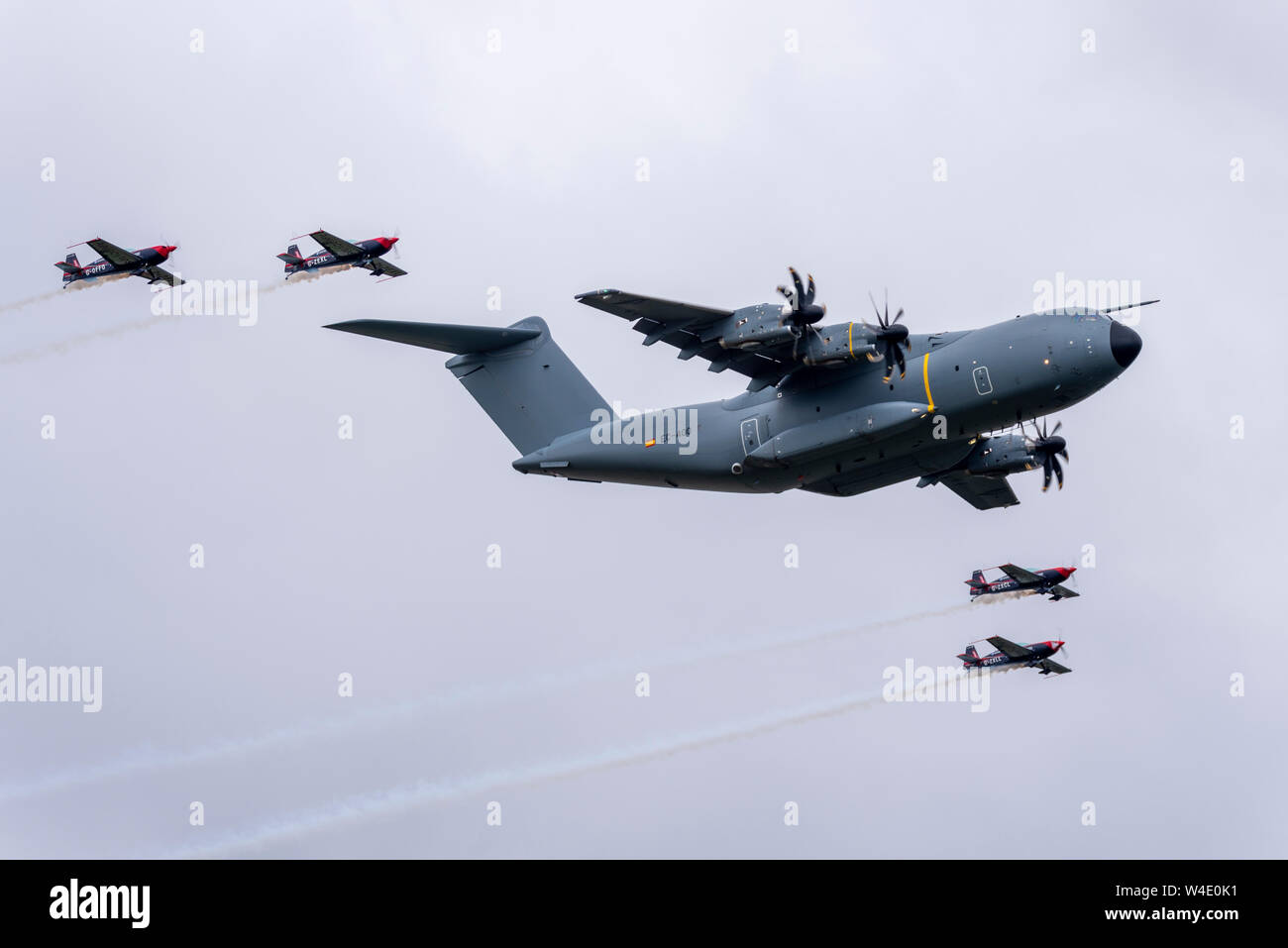 Airbus a400m fairford air show hi-res stock photography and images - Alamy