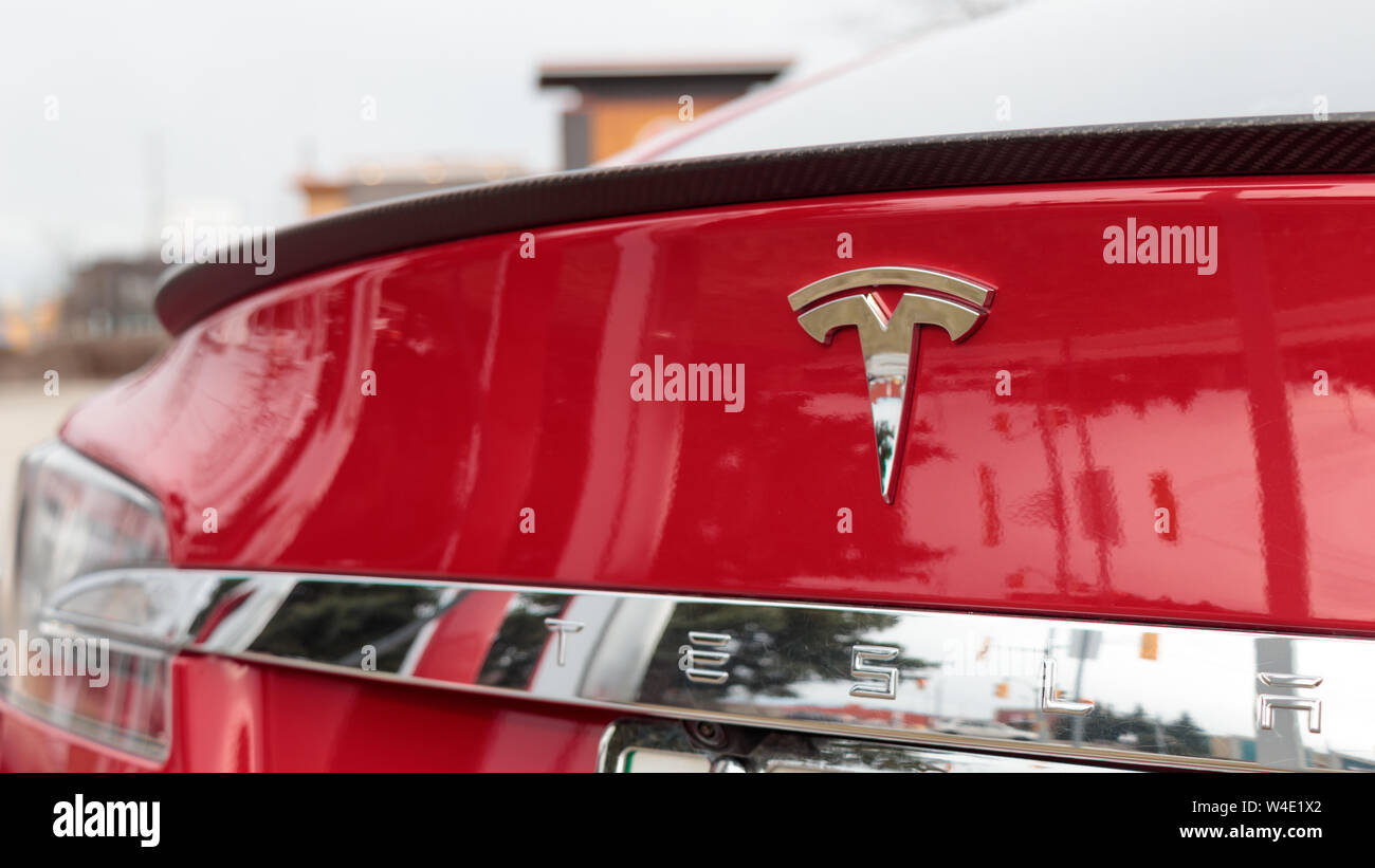 Tesla badge hi-res stock photography and images - Alamy