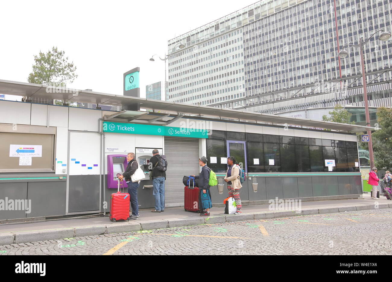 Ticket vending machine paris hi-res stock photography and images - Alamy