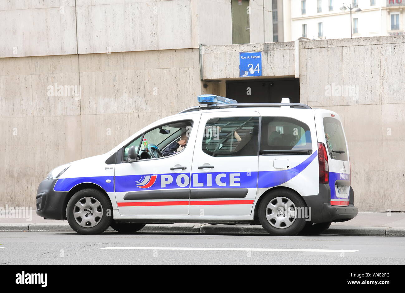 Police car parked in downtown Paris France Stock Photo - Alamy