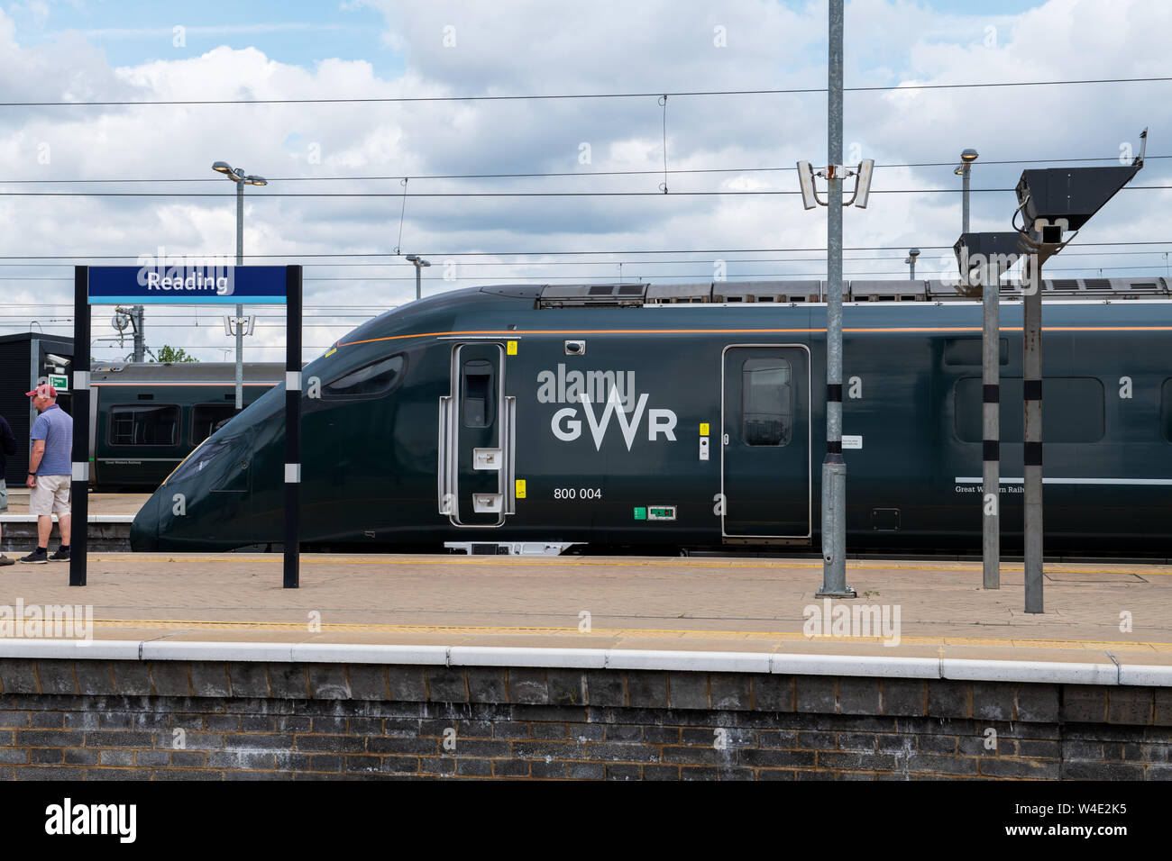 GWR train at station platform Stock Photo - Alamy