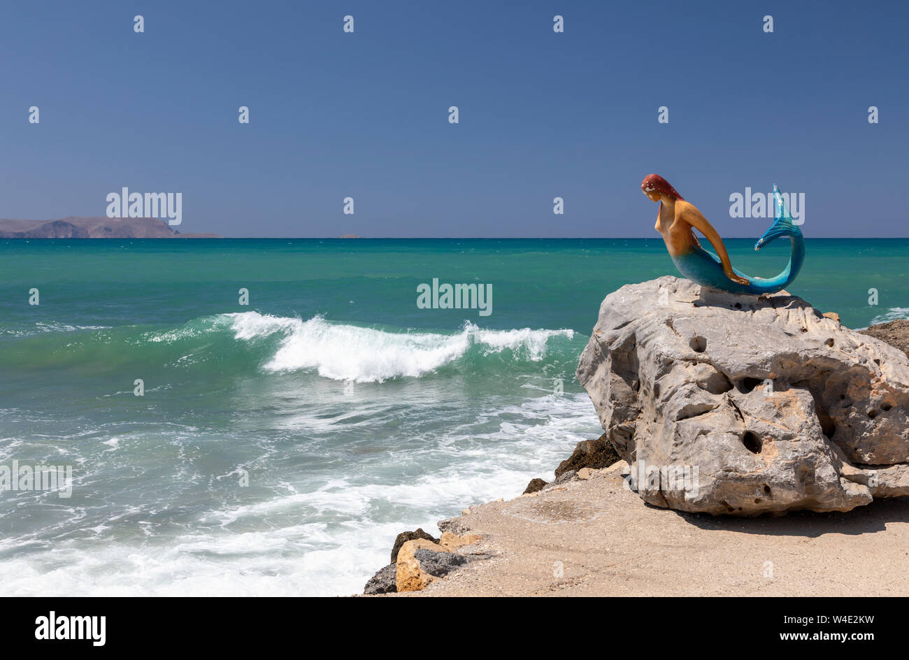 Mermaid statue on beach hi-res stock photography and images - Alamy