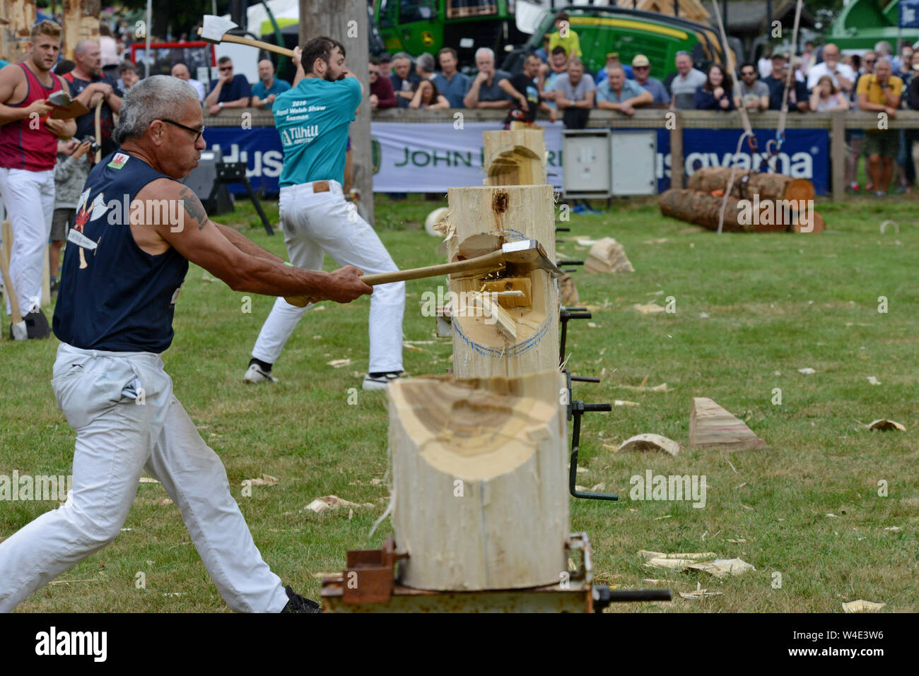 Builth Wells, Wales, 22nd July 2019. Axemen compete in the Axe racing ...