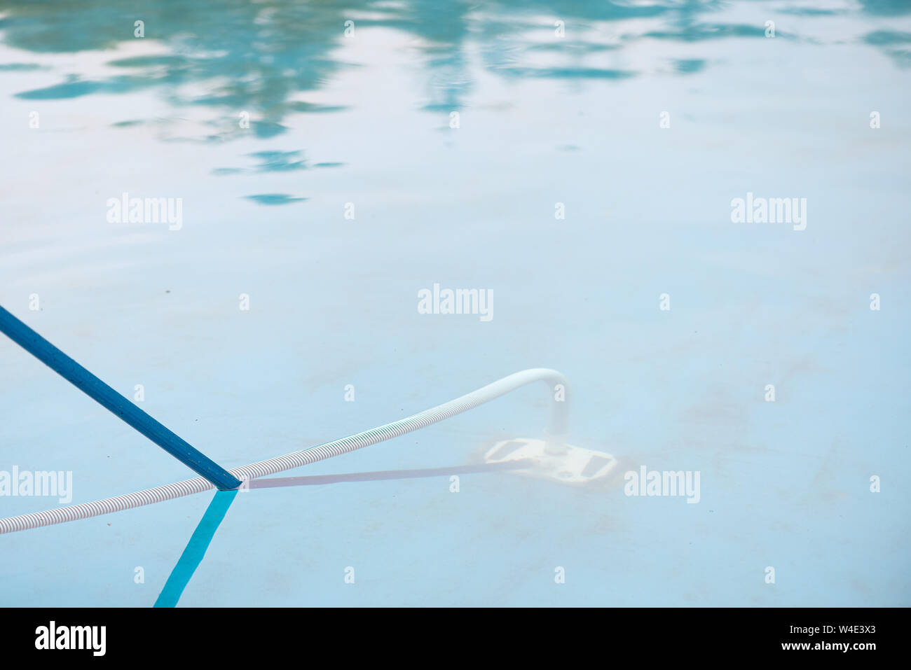 Pool cleaning hi-res stock photography and images - Alamy