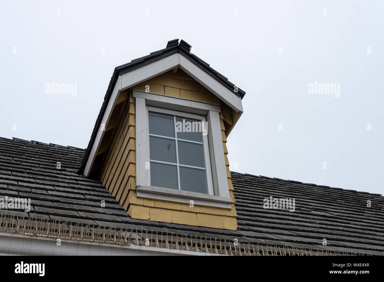 Brown shingles hi-res stock photography and images - Alamy