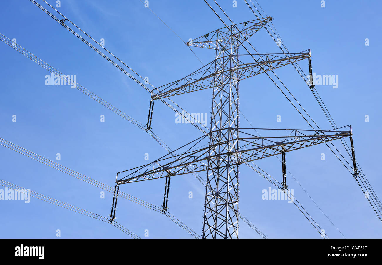 Pylon architecture hi-res stock photography and images - Alamy
