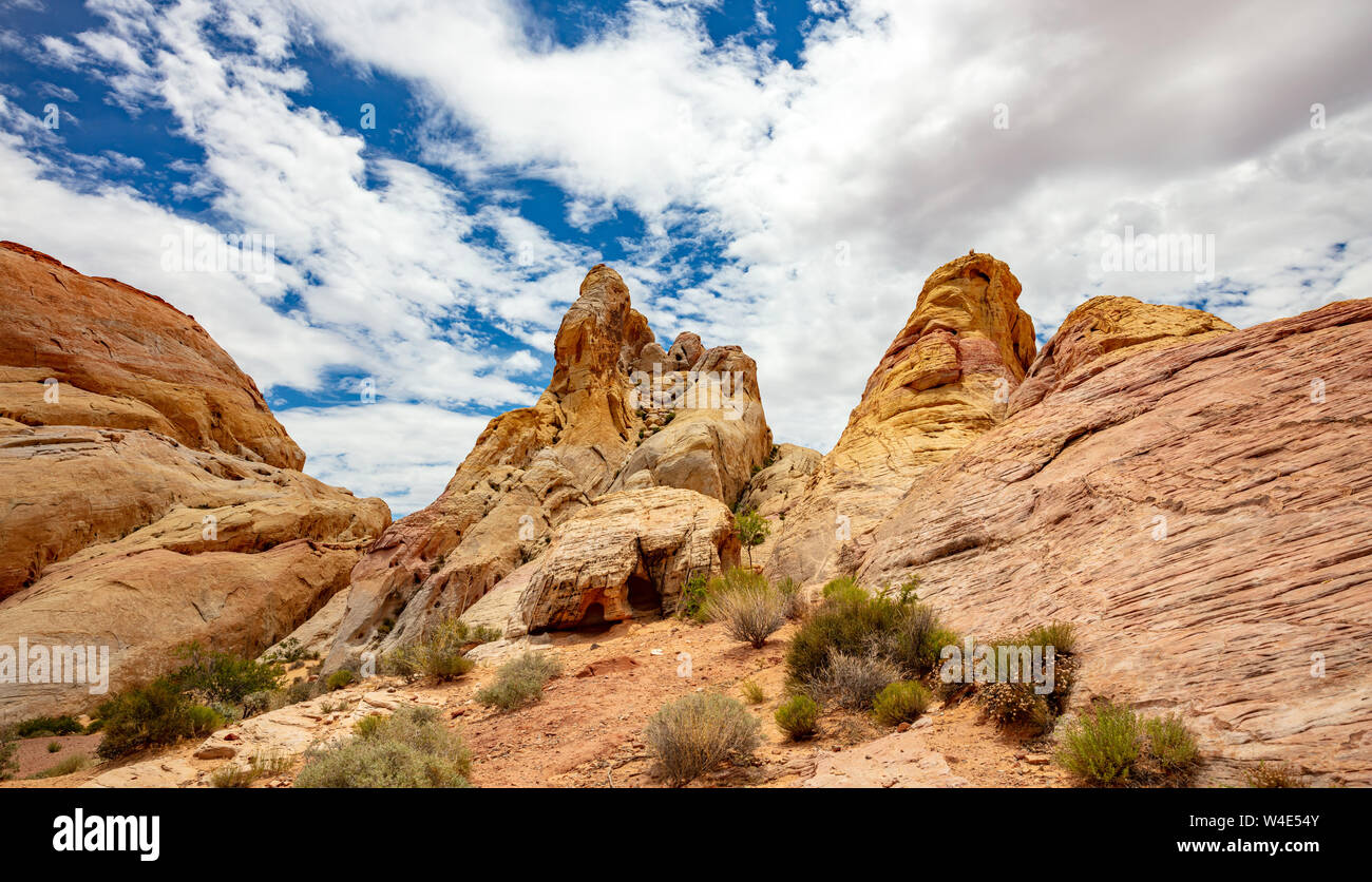 Valley of fire state park, Nevada USA. Red sandstone rock formations ...