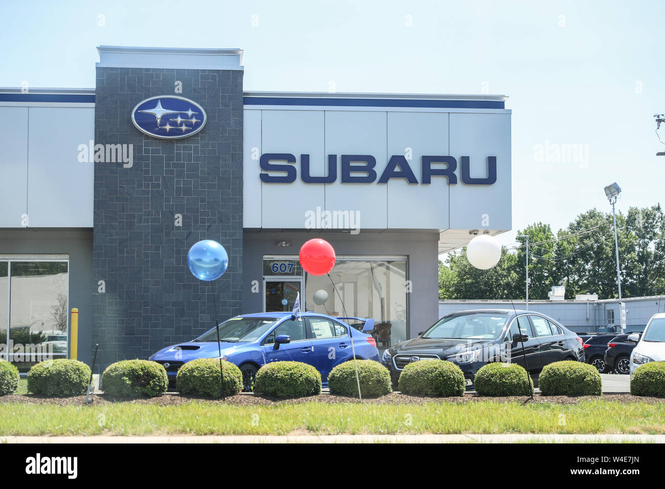 Quality japanese service hi-res stock photography and images - Alamy