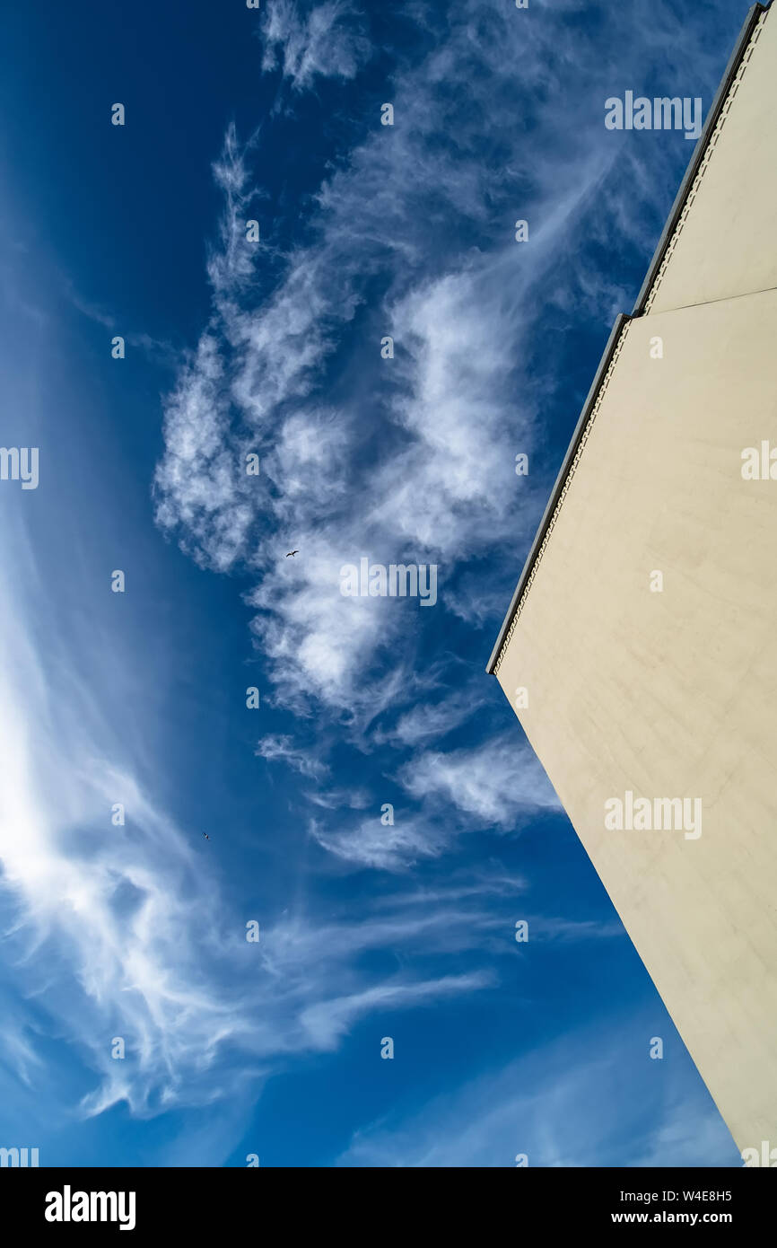 Building without windows hi-res stock photography and images - Alamy