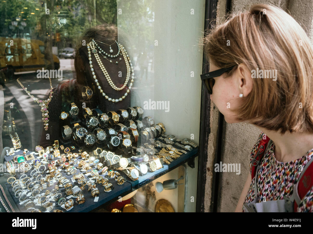 Spanish gift shop retail chain hi-res stock photography and images - Alamy