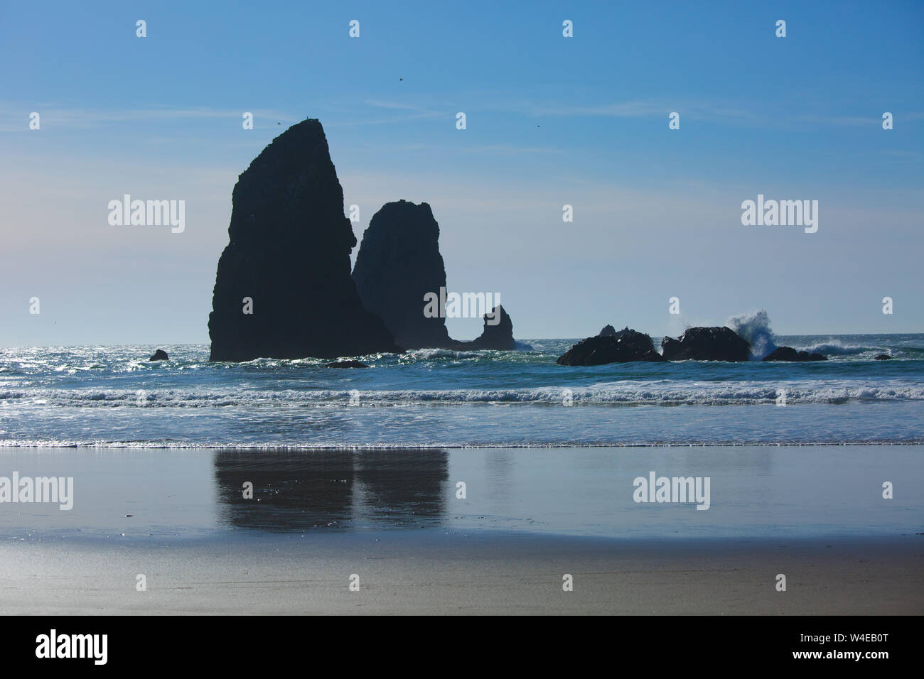 Beautiful sunset view pacific hi-res stock photography and images - Alamy