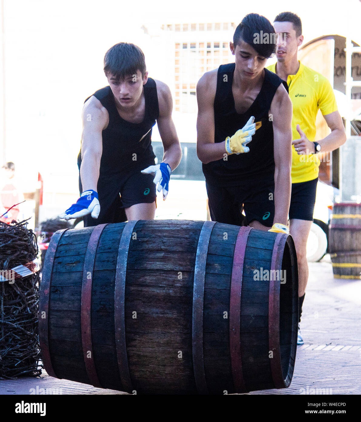 Barrel race hi-res stock photography and images - Alamy