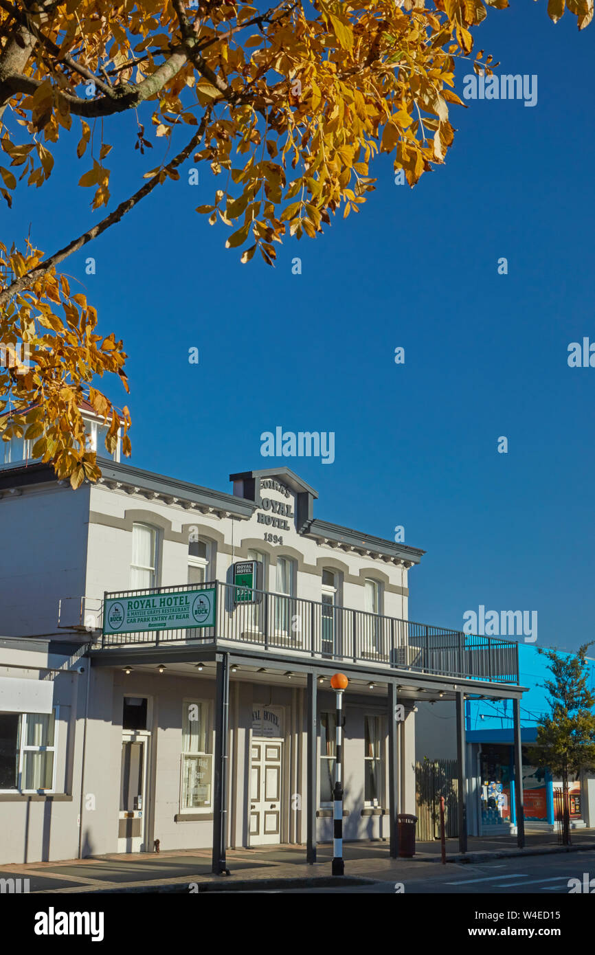Historic Royal Hotel (1894), King Street in autumn, Temuka, South ...