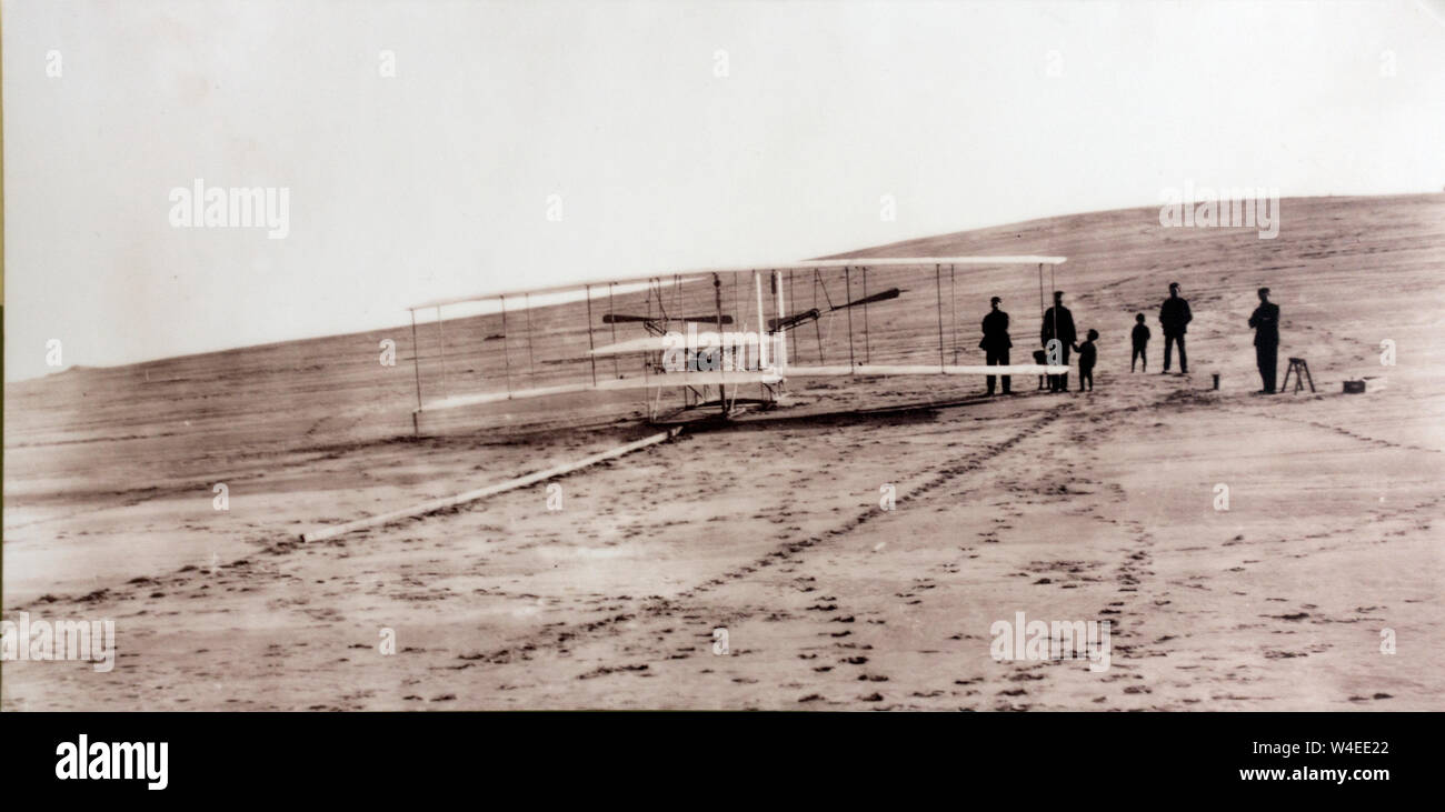 Monument to a century of flight memorial in Kitty Hawk North Carolina ...