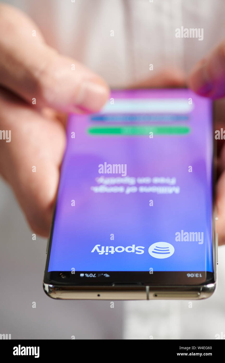 Using spotify hi-res stock photography and images - Alamy