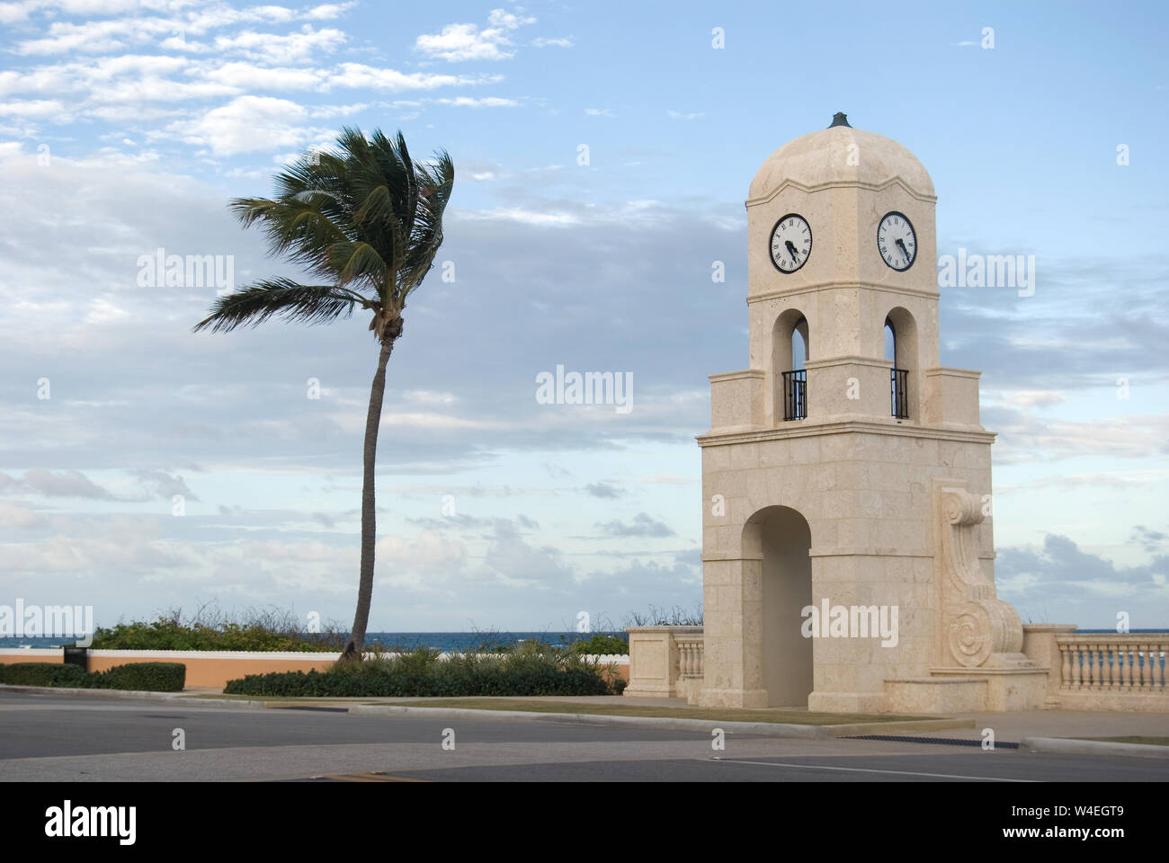 The square west palm beach hi-res stock photography and images - Alamy