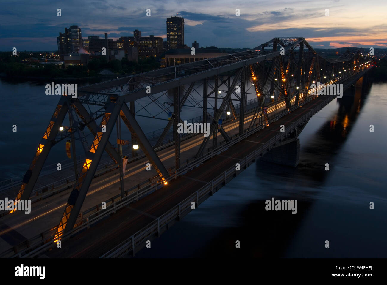 Alexandra Bridge between Ottawa and Gatineau Stock Photo - Alamy