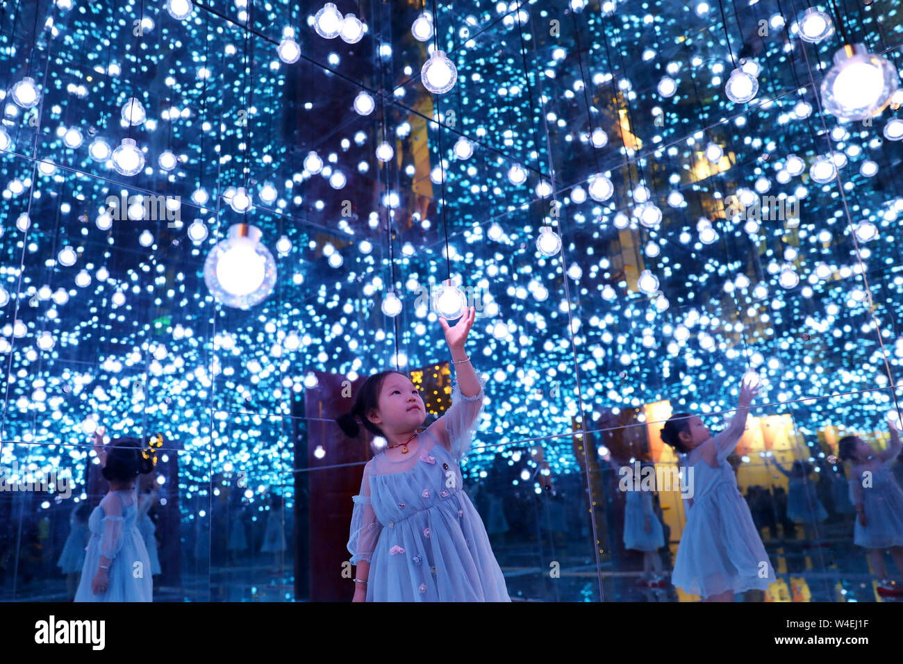 4d star art exhibition hi-res stock photography and images - Alamy