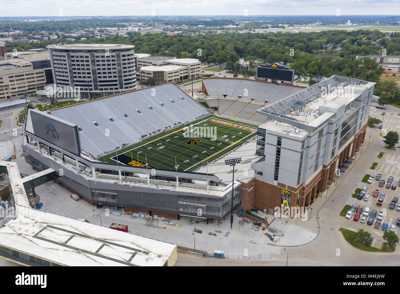 Kinnick stadium aerial hi-res stock photography and images - Alamy