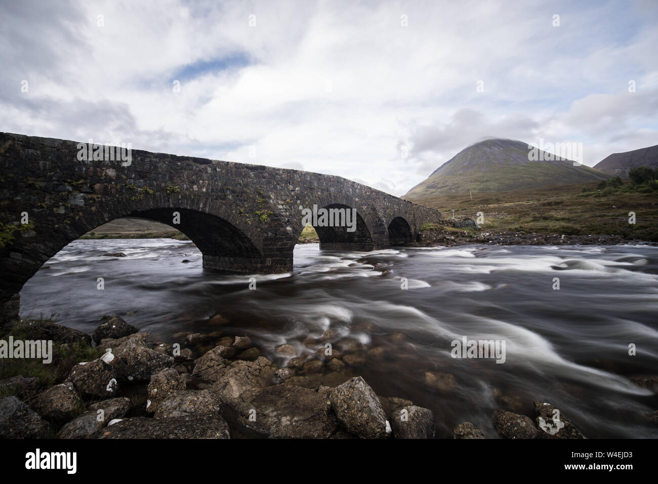 Sligachan old bridge hi-res stock photography and images - Alamy