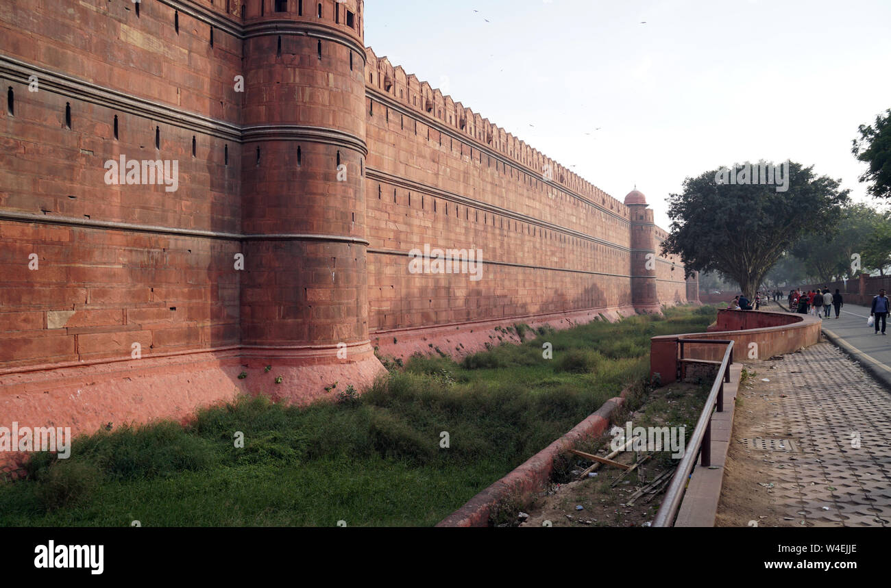 Outer Wall and Moat, Red Fort, Delhi, India Stock Photo - Alamy