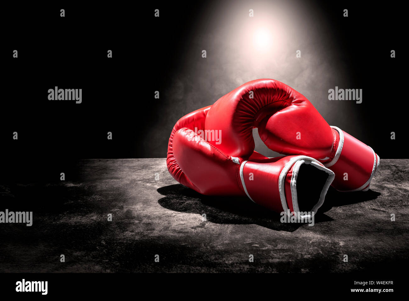 Two professional boxing fight hi-res stock photography and images - Alamy