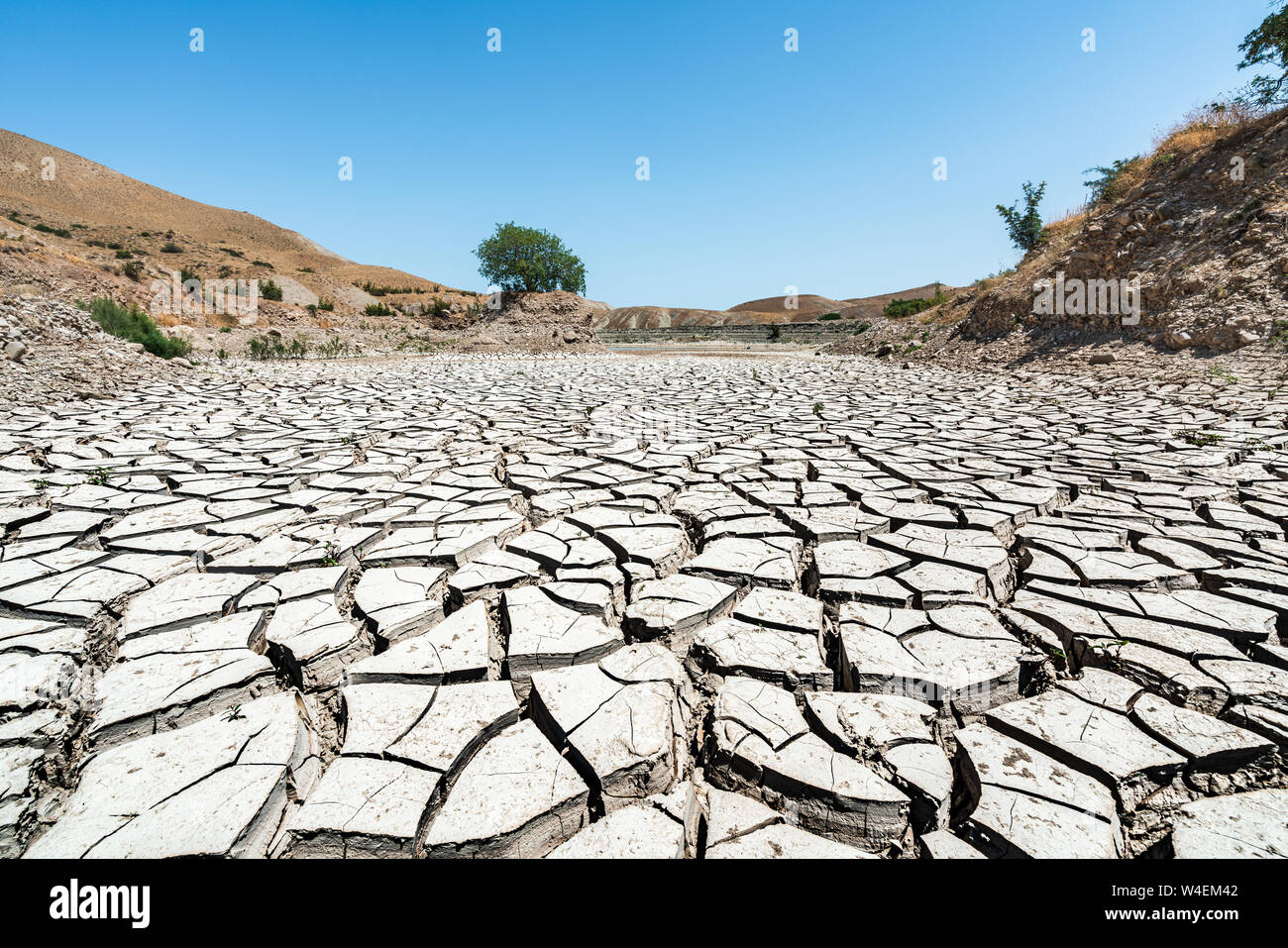 Textured dried river mud hi-res stock photography and images - Alamy
