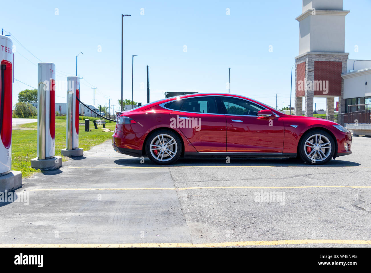 Tesla side view hi-res stock photography and images - Alamy