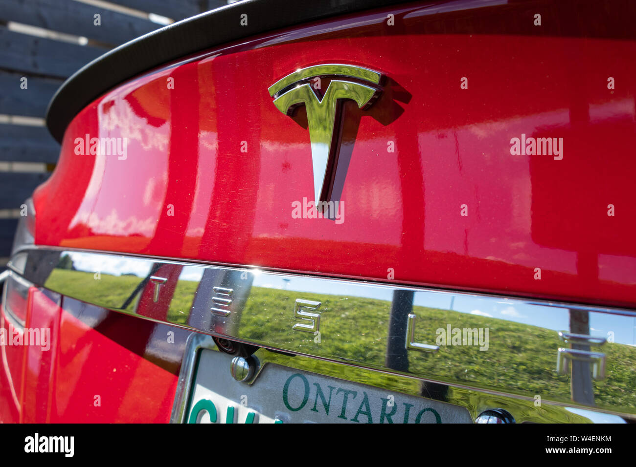 Tesla badge hi-res stock photography and images - Alamy