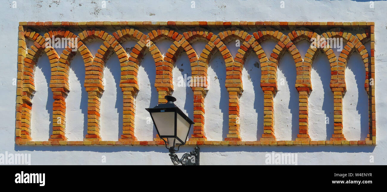 Arched brickwork hi-res stock photography and images - Alamy