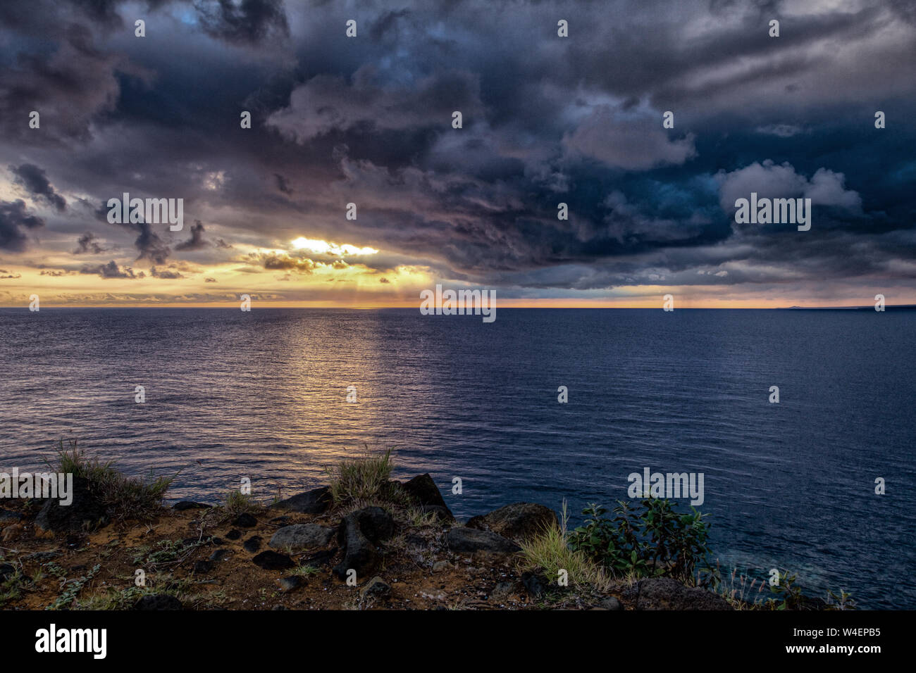 Big island dramatic sunset hi-res stock photography and images - Alamy