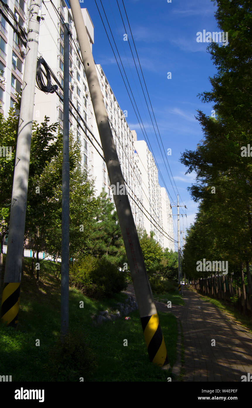 Utility pole cable under hi-res stock photography and images - Alamy