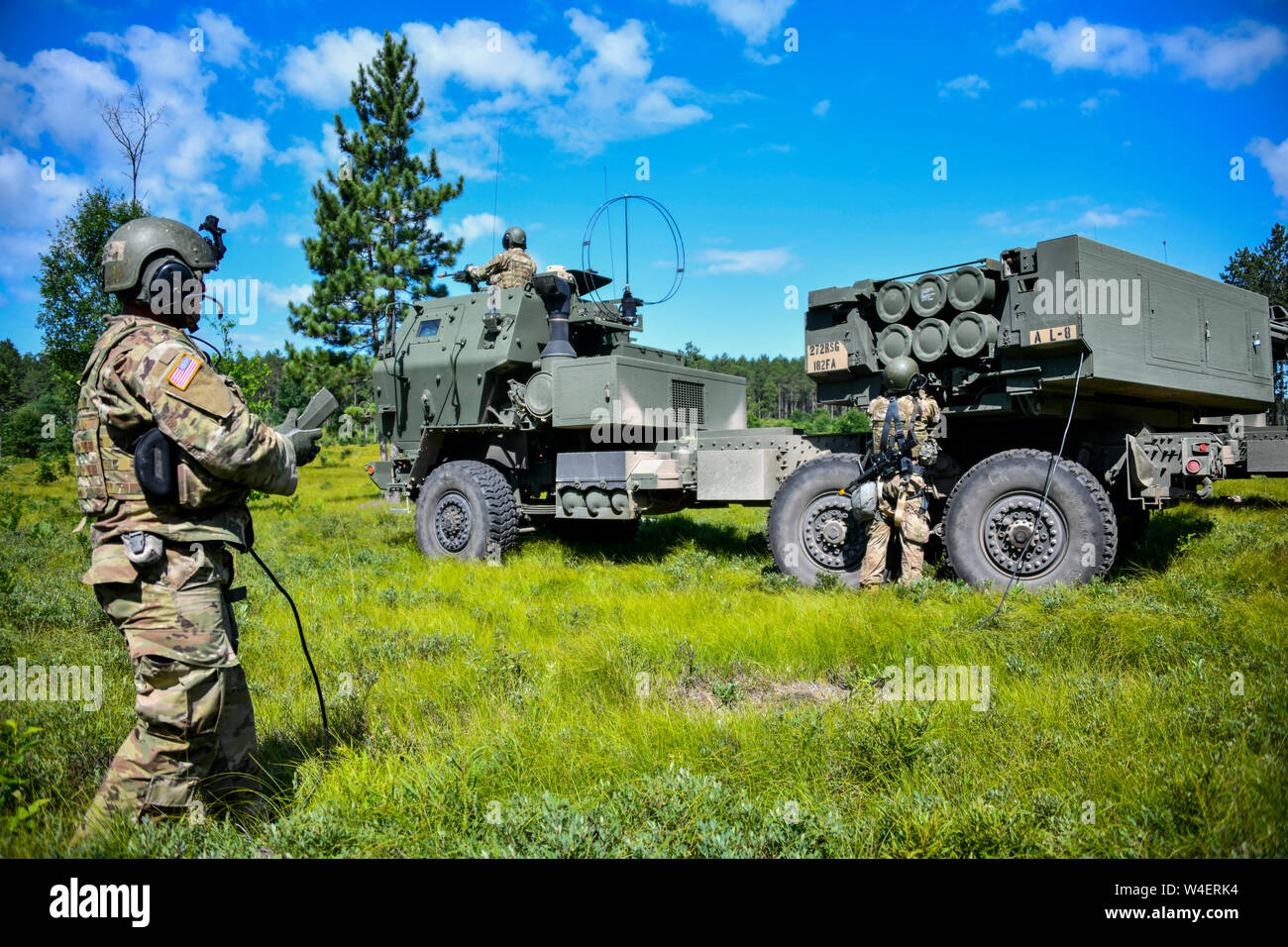 182 field artillery hi-res stock photography and images - Alamy