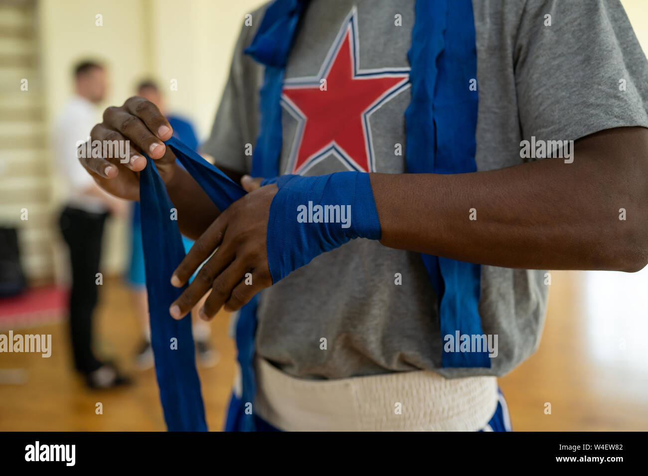 Body wrap exercise hi-res stock photography and images - Alamy