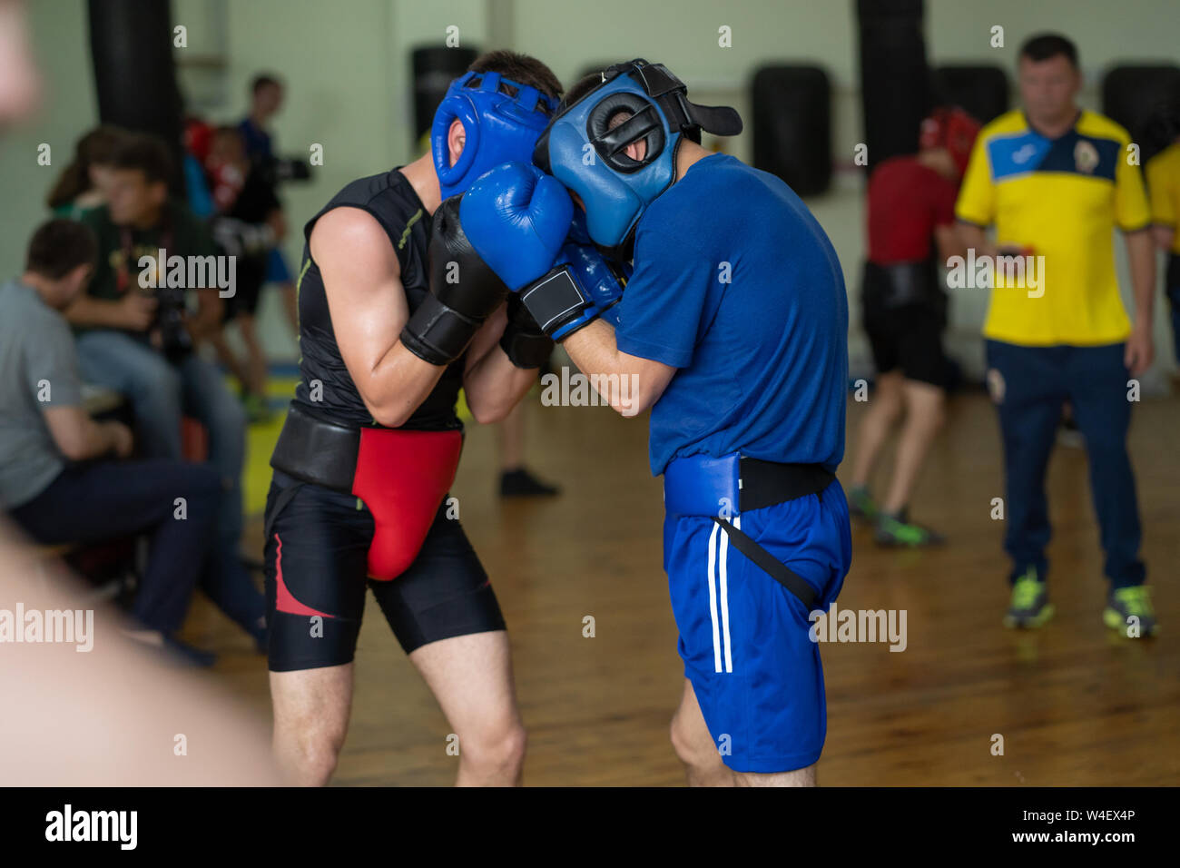 Professional boxing fighters in action Stock Photo - Alamy