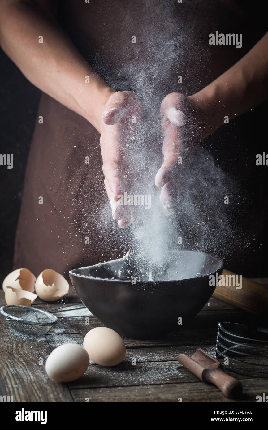 Man splash flour hi-res stock photography and images - Alamy