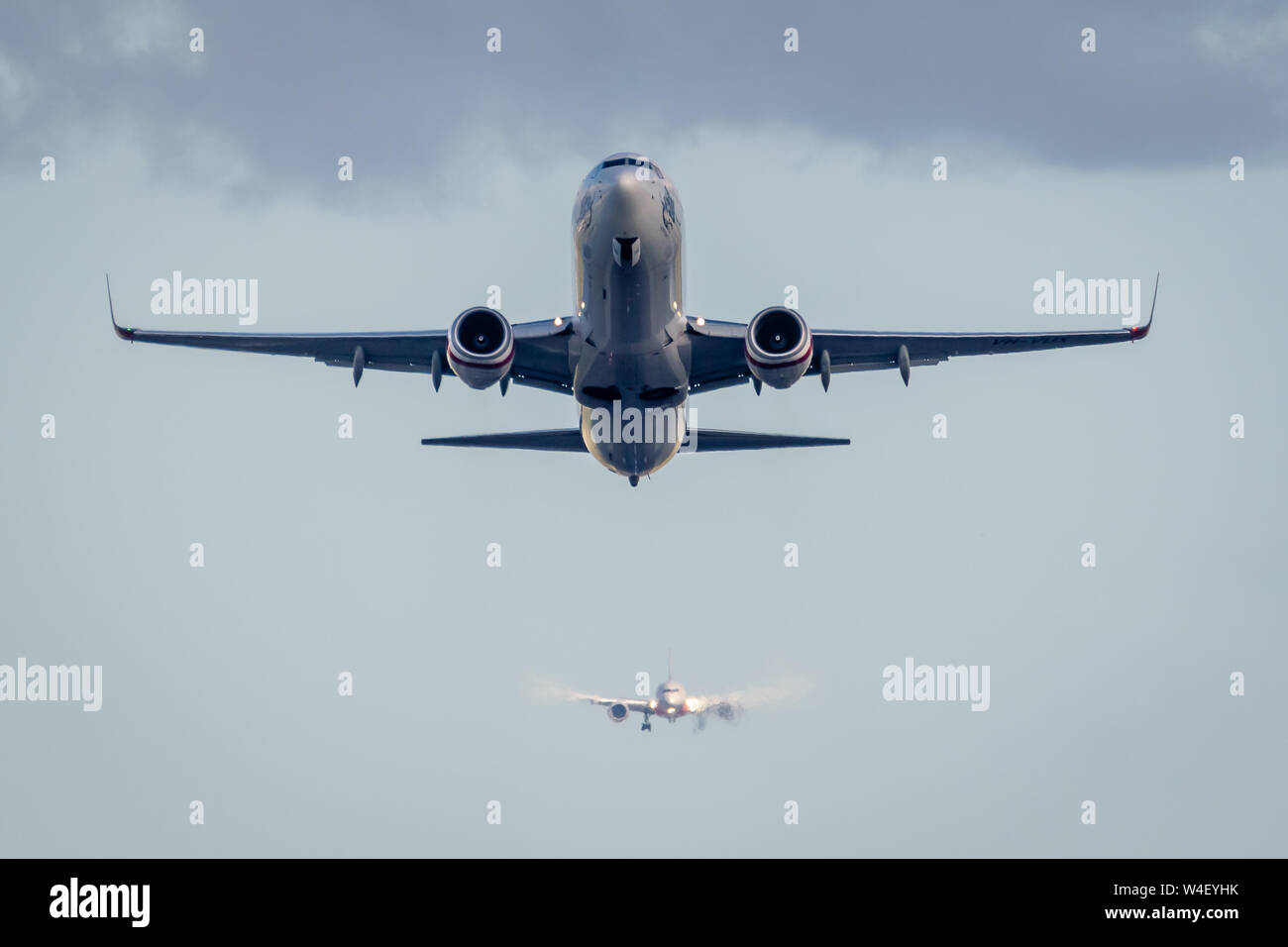 36 airplane hi-res stock photography and images - Alamy